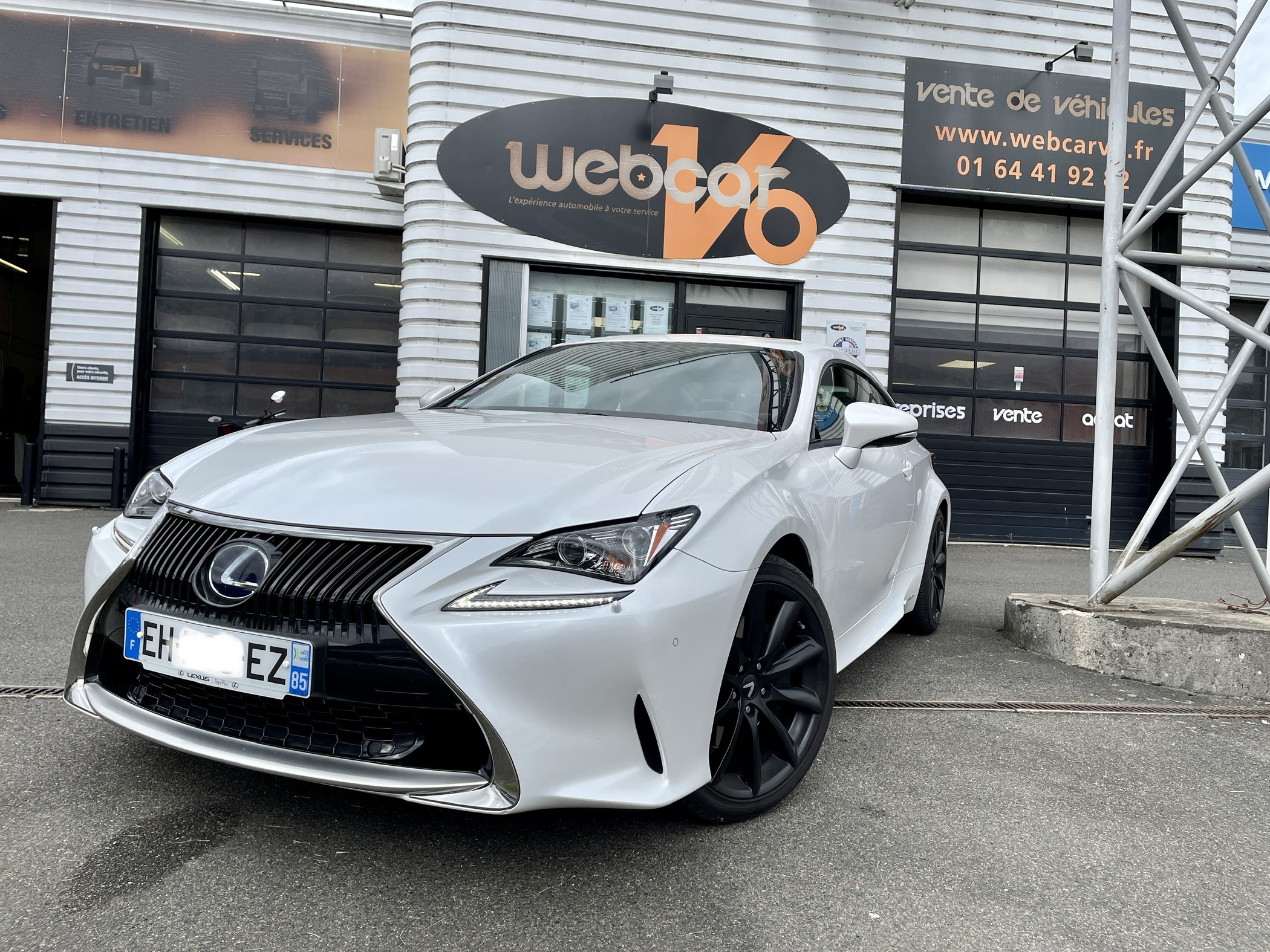 LEXUS RC (2) 300H 9CV LUXE | Achat et vente de voiture d’occasion ...